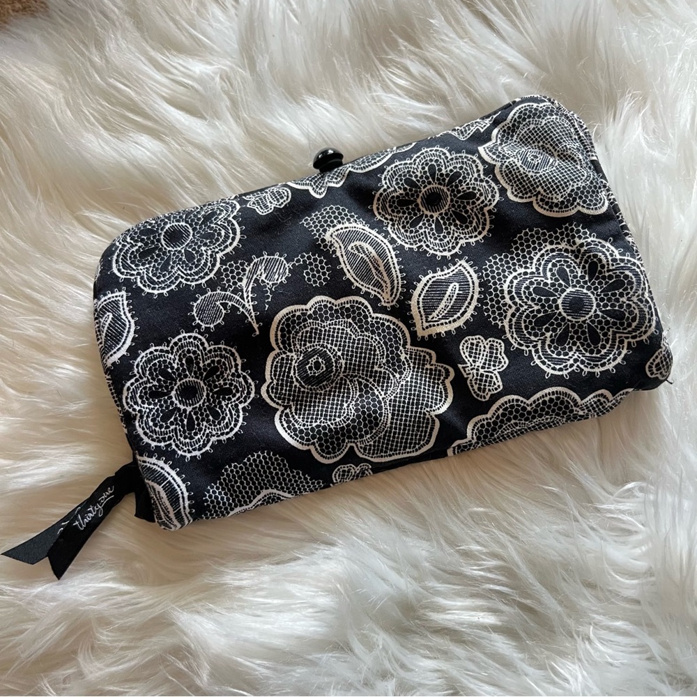 Thirty One Black And White Floral Wallet Flap Clutch - Gem